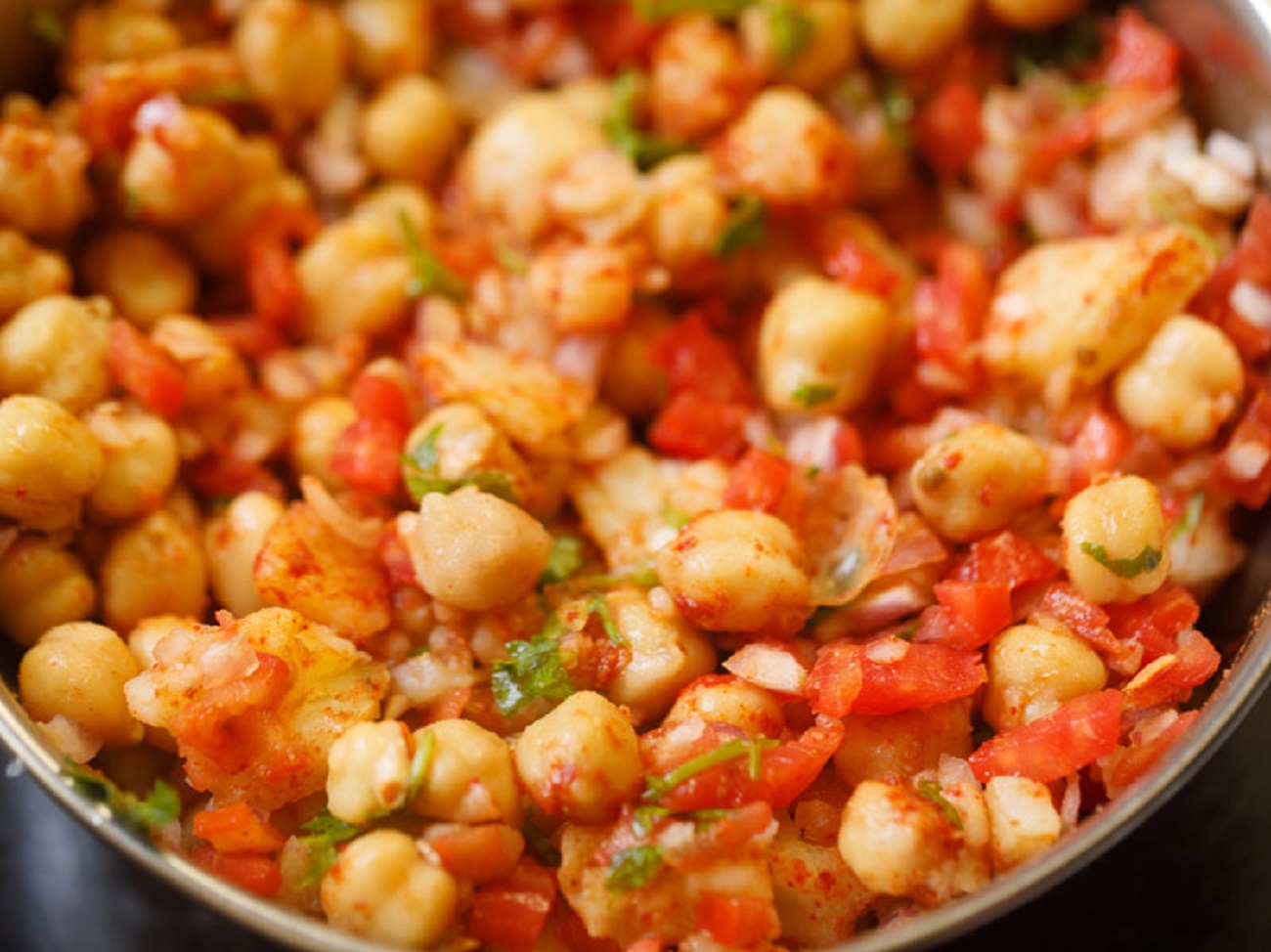 Safaid Chanay ki Chaat Recipe - The Cook Book