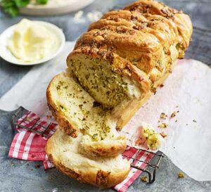 Cheese & Garlic Pull-Apart Loaf Recipe - The Cook Book
